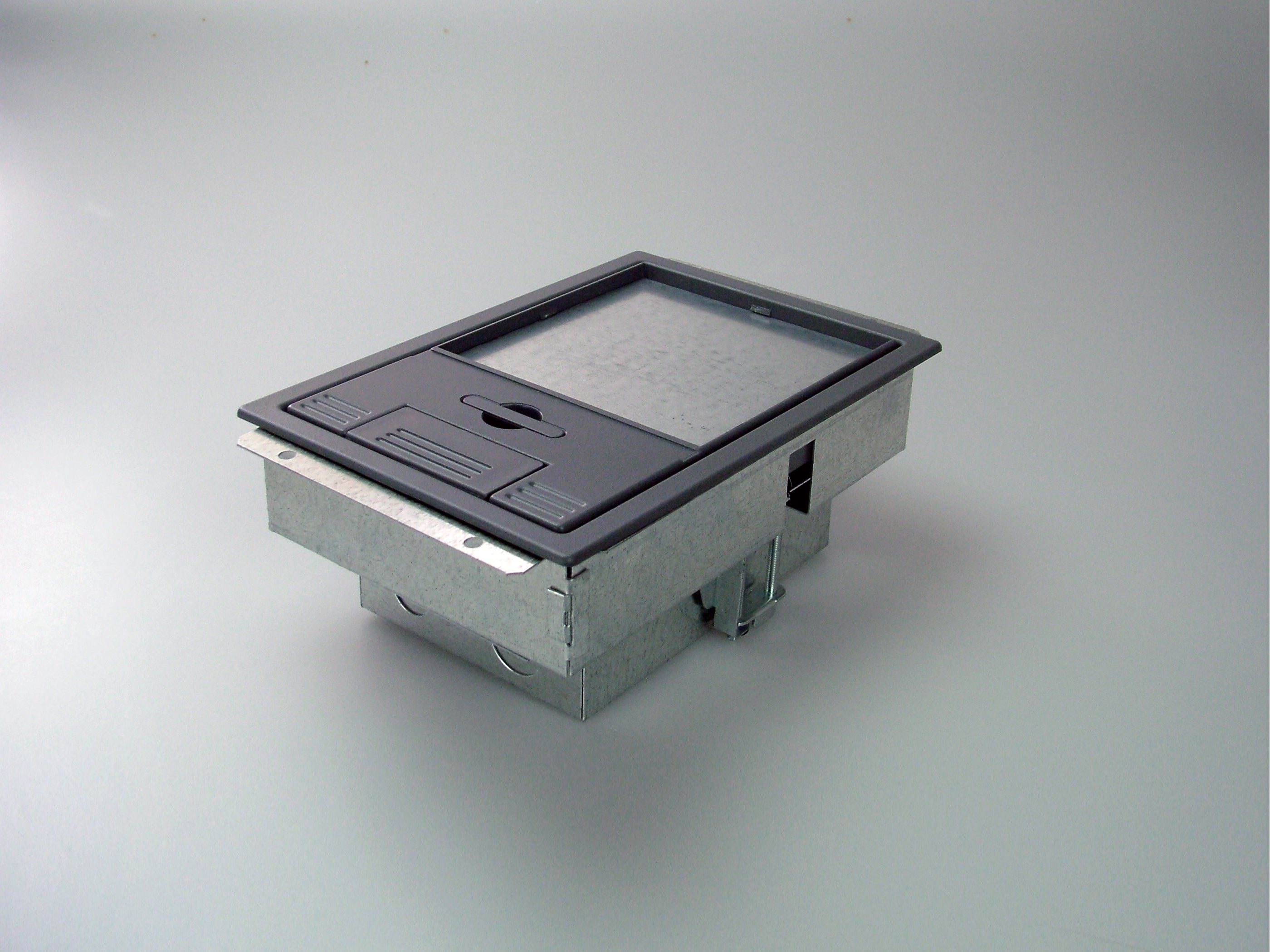 TFB1 Cavity Floorbox — Deskpower.co.uk